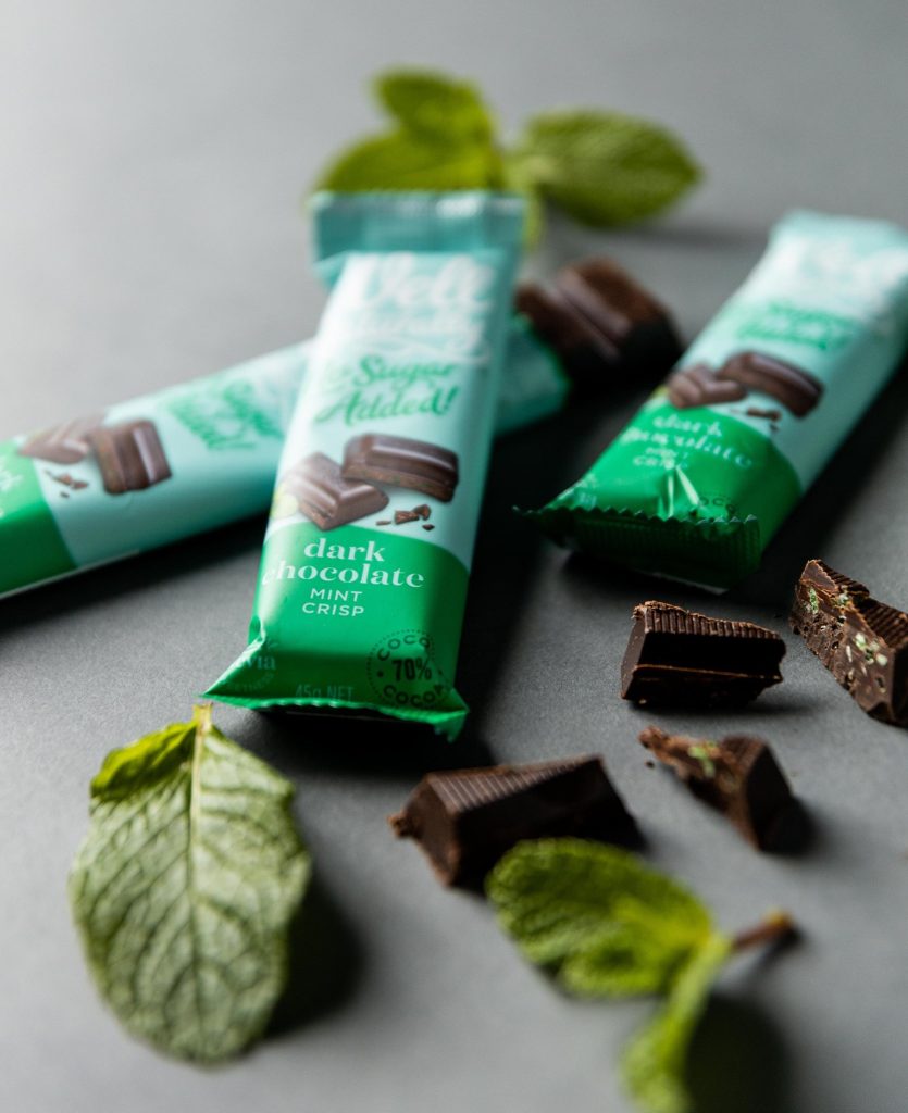 Socola đen không đường Well Naturally Dark Chocolate Mint Crisp Bar 90g ...