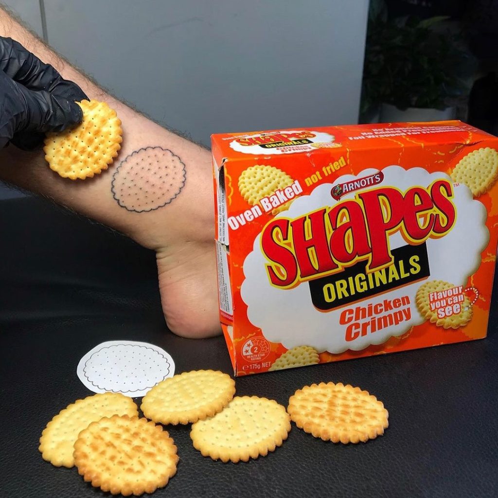 Bánh quy mặn vị gà Arnott’s Shapes Original Chicken Crimpy 175g - HUDO ...